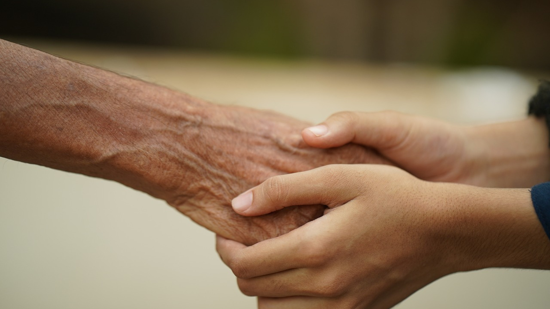 Comment devenir aidant familial ? – Aris France | Insertion, Formation ...